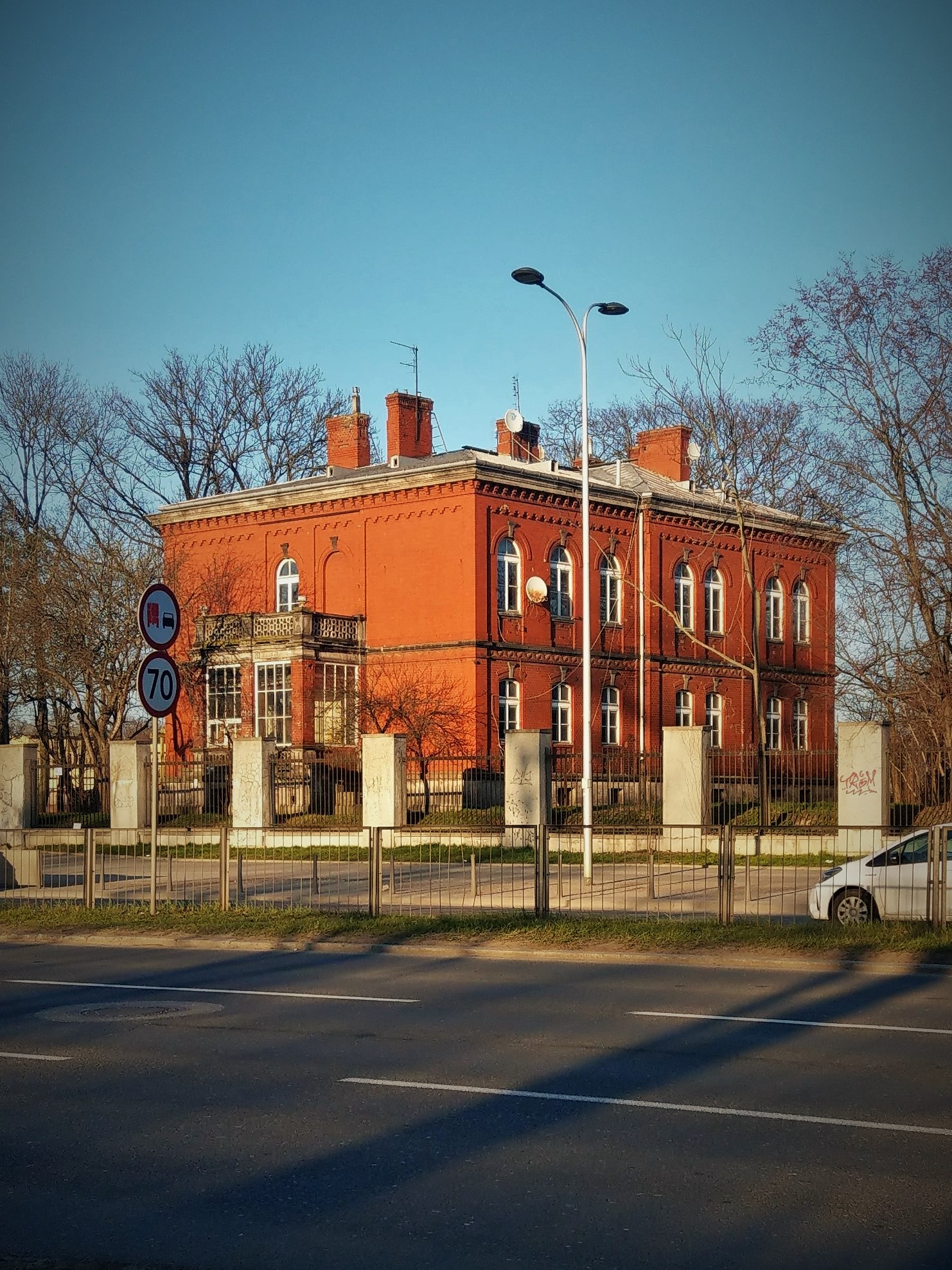 Stacja Pomp Rzecznych – Spacerniak